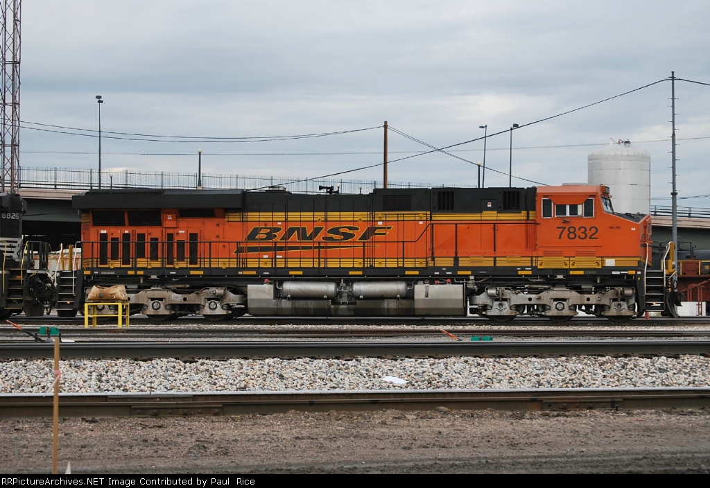 BNSF 7832